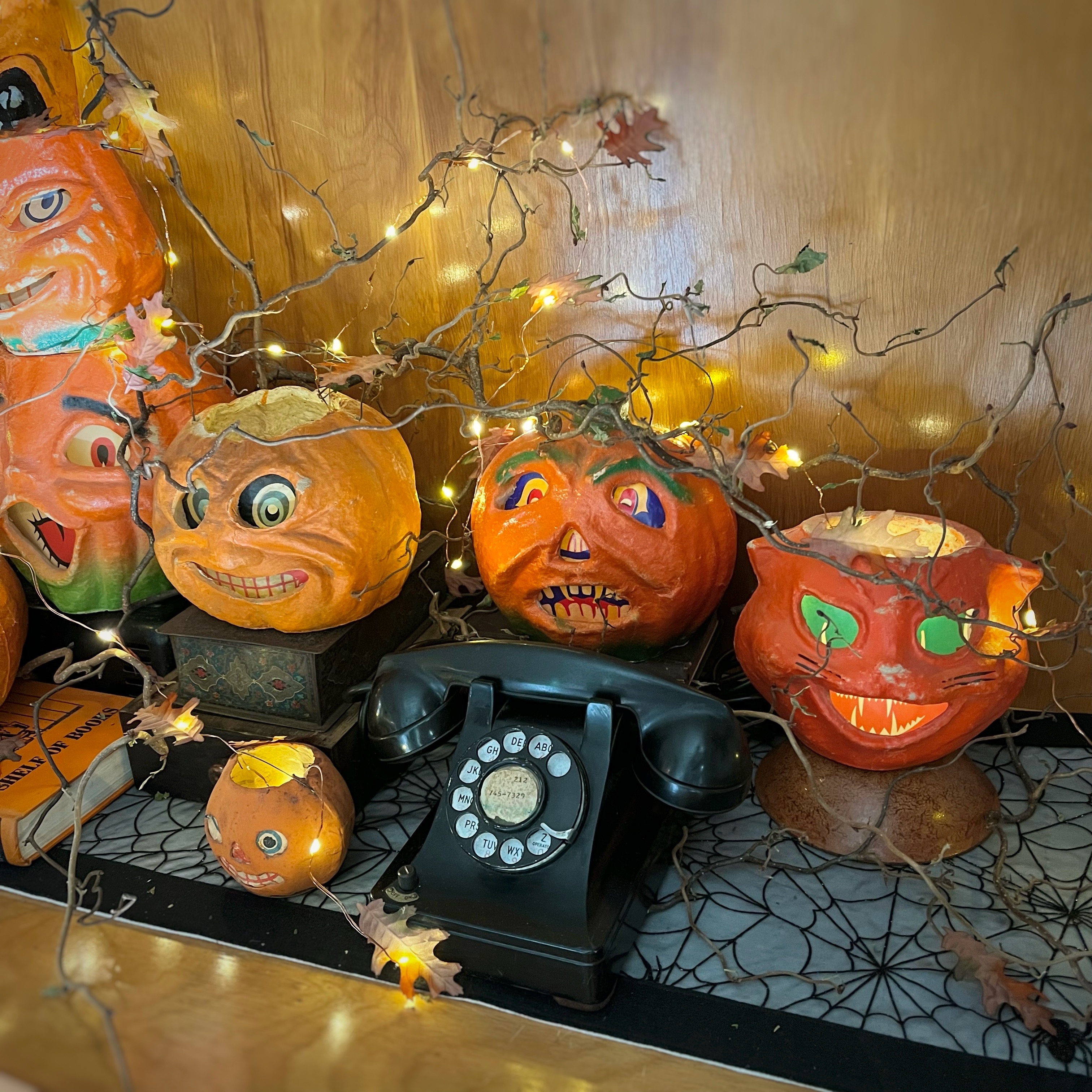 Halloween | The Haunted Lamp